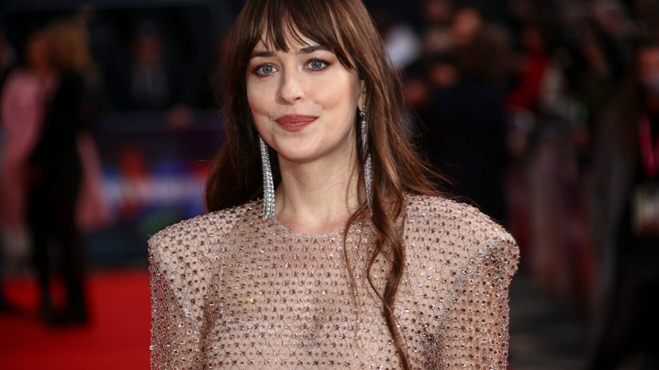 Dakota Johnson Net Worth - Early Life, Career, Real Estate, Interesting ... Dakota Johnson Net Worth - Early Life, Career, Real Estate, Interesting ...
